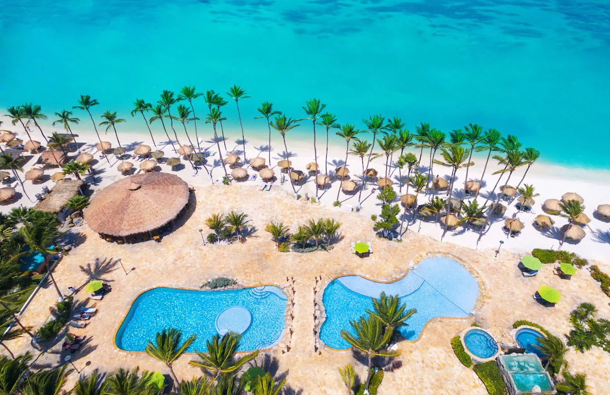 Aruba Travel Guide 2026: Tours, Hotels, Beaches & Tips