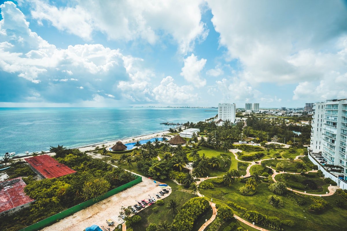Aruba vs Cancun 2026: Which Is Better for Your Holiday?